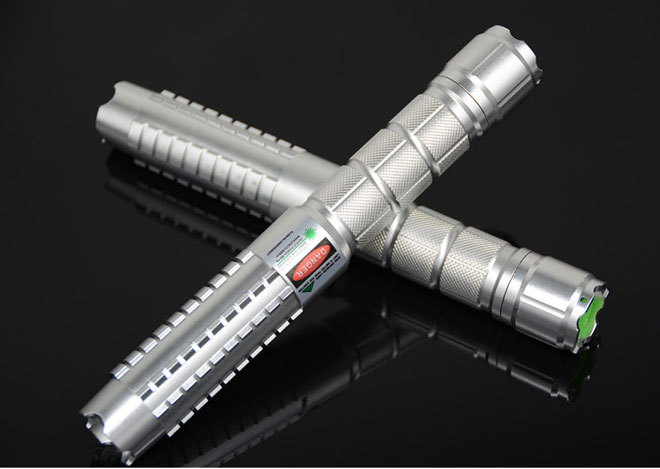 pointeur laser vert super puissant 10000mW classe 4